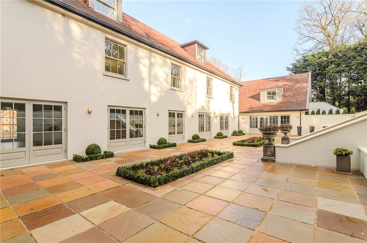FIRST-CLASS HOME IN A WONDERFUL LOCATION | United Kingdom Luxury Homes ...