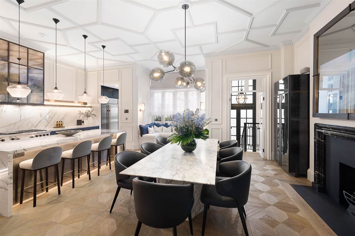 EXTRAORDINARY TRIPLEX APARTMENT | United Kingdom Luxury Homes ...