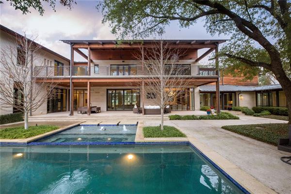 MODERN-DAY DESIGN IN A SPLENDID ENVIRONMENT | Texas Luxury Homes ...