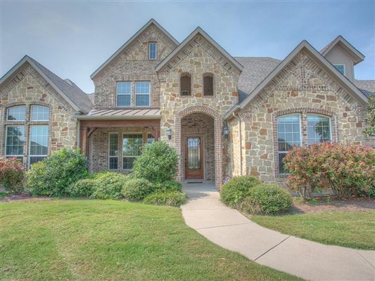 Beautiful home on a one-acre lot | Luxury Portfolio