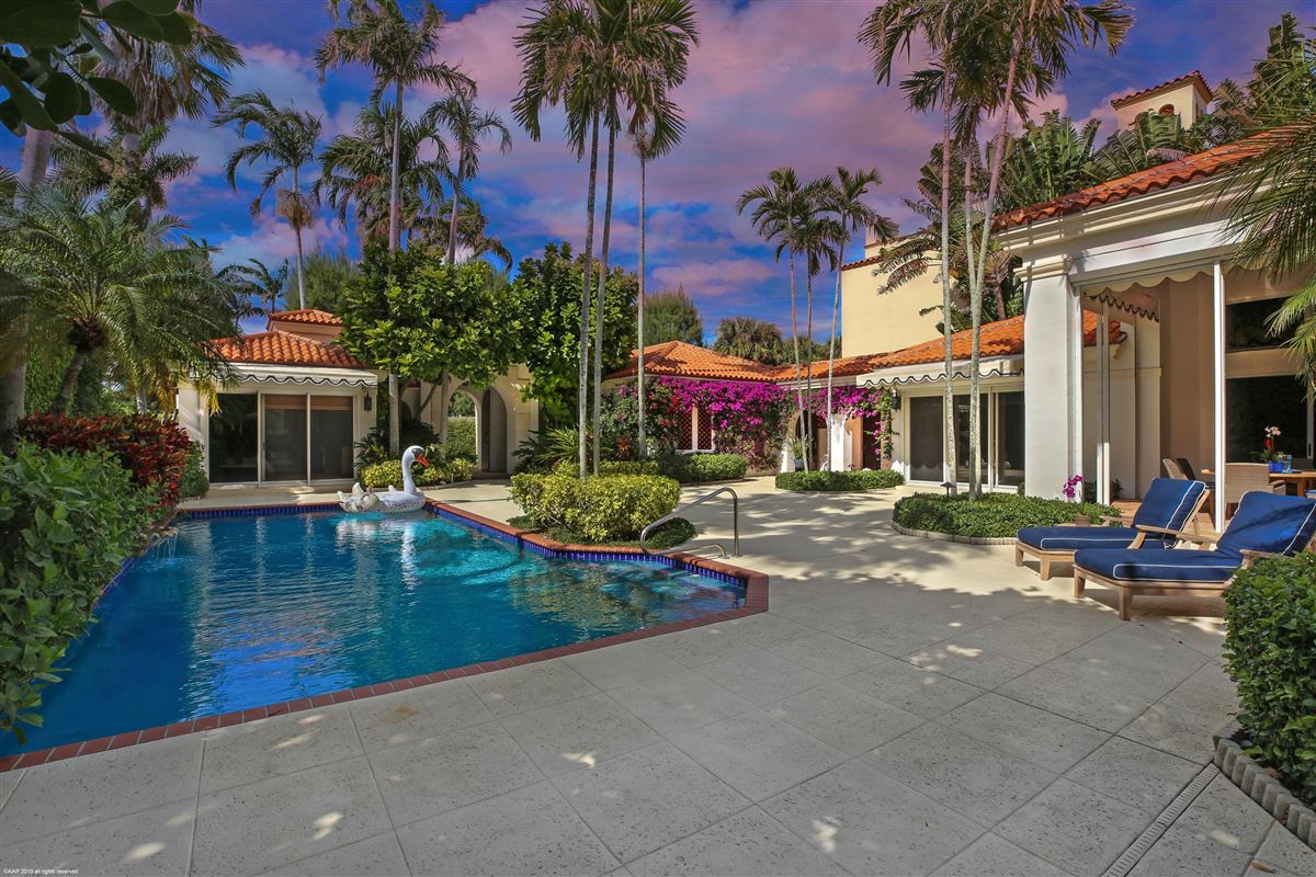 PRIVATE RETREAT ON THE ISLAND OF PALM BEACH | Florida Luxury Homes ...