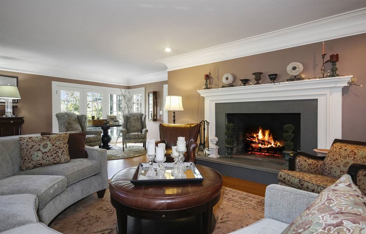 MID-CENTURY COLONIAL HOME | Connecticut Luxury Homes | Mansions For ...