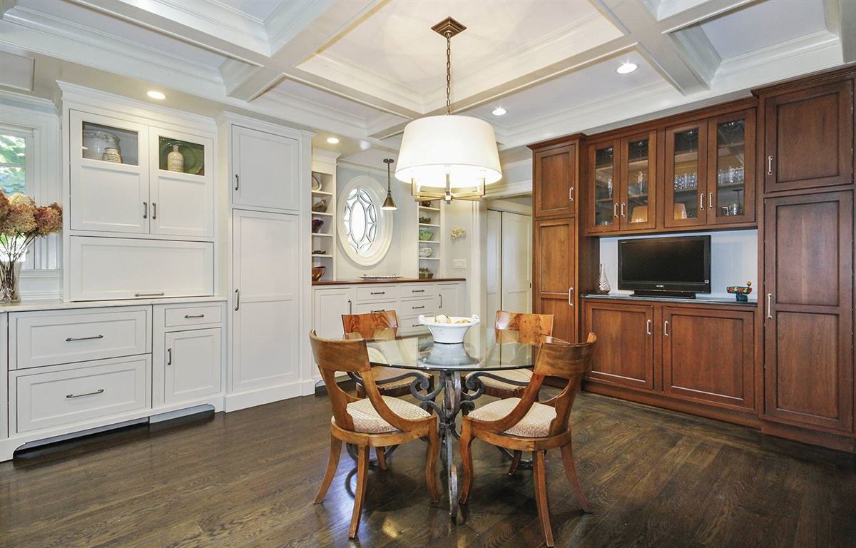 MID-CENTURY COLONIAL HOME | Connecticut Luxury Homes | Mansions For ...