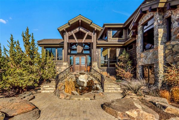 A TRULY SPECIAL, ONE-OF-A-KIND HOME | Oregon Luxury Homes | Mansions ...