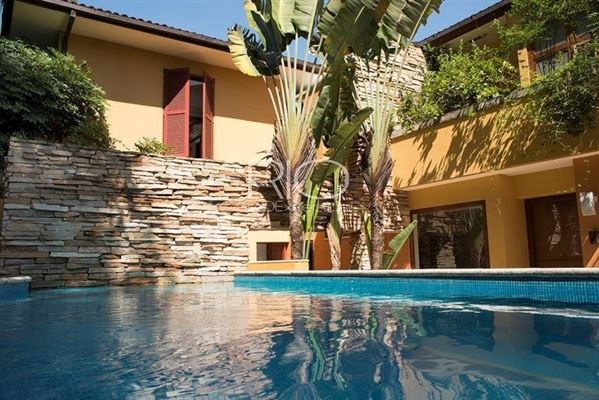 WONDERFUL RESIDENCE ON PRESTIGIOUS STREET | Brazil Luxury Homes ...