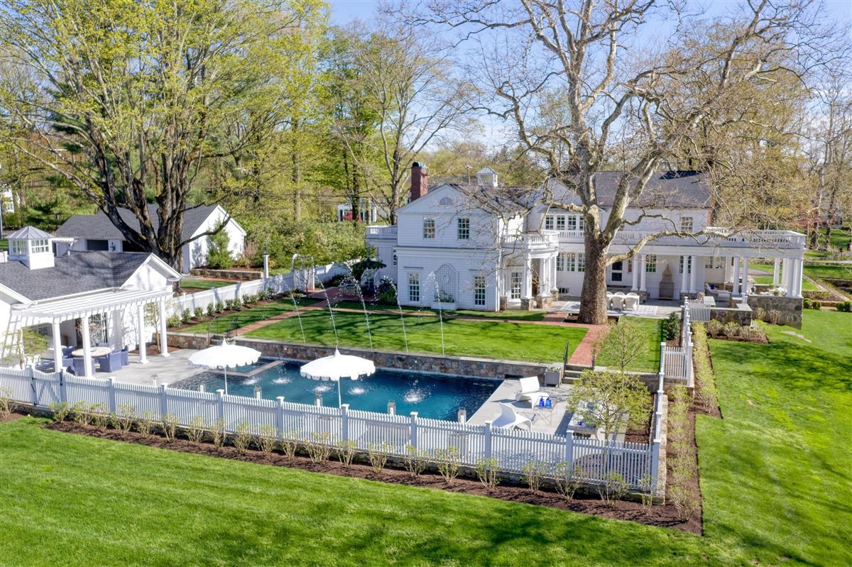 THE PENNOYER-RAYMOND-SMITH HOUSE - RESTORED TO PERFECTION | Connecticut ...
