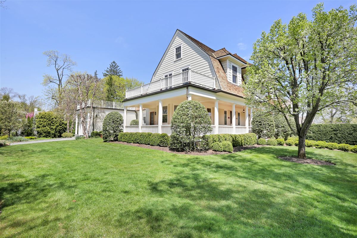 MAGNIFICENT CLASSIC DUTCH COLONIAL | New York Luxury Homes | Mansions ...