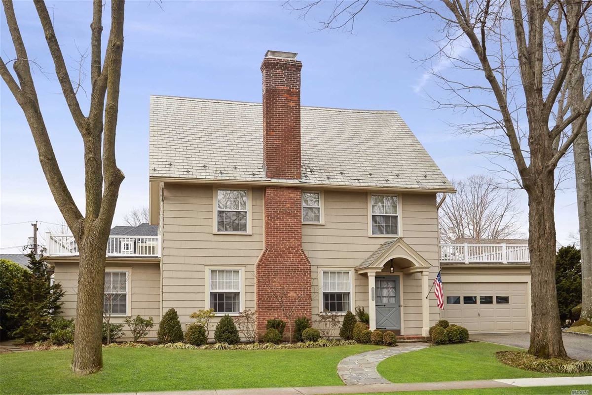 BEAUTIFUL WELL-APPOINTED COLONIAL HOME | New York Luxury Homes ...