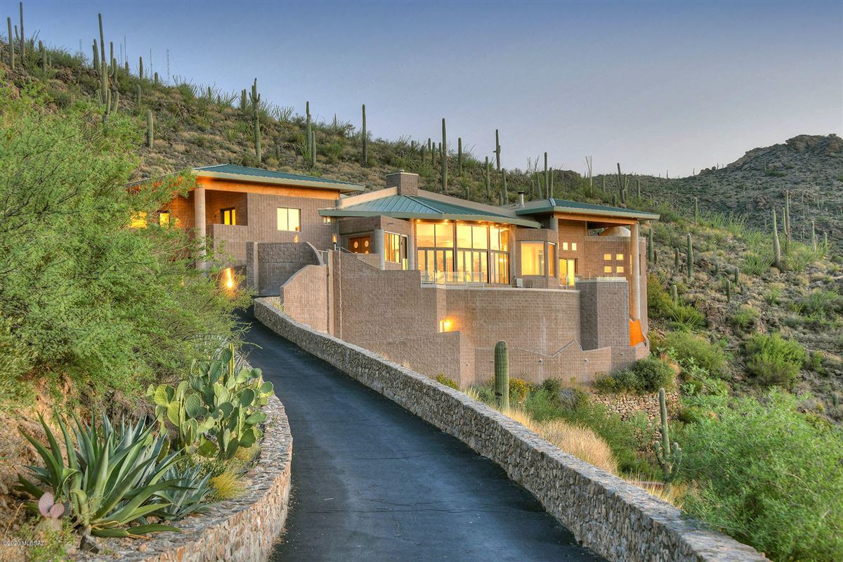 SPECTACULAR CONTEMPORARY PERCHED HIGH ATOP THE TUCSON MOUNTAINS ...