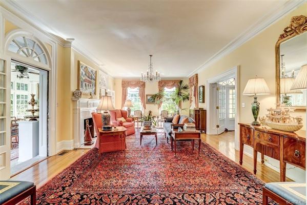 SERENITY IN THE CITY SURROUNDED BY GORGEOUS GARDENS, PARKS AND TRAILS ...