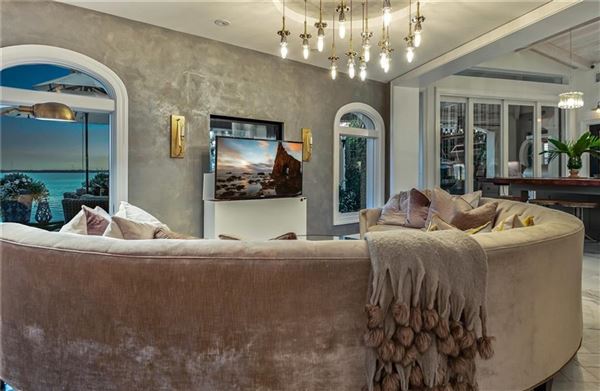 BEAUTIFULLY REMODELED RIVERFRONT FAMILY COMPOUND | Florida Luxury Homes ...