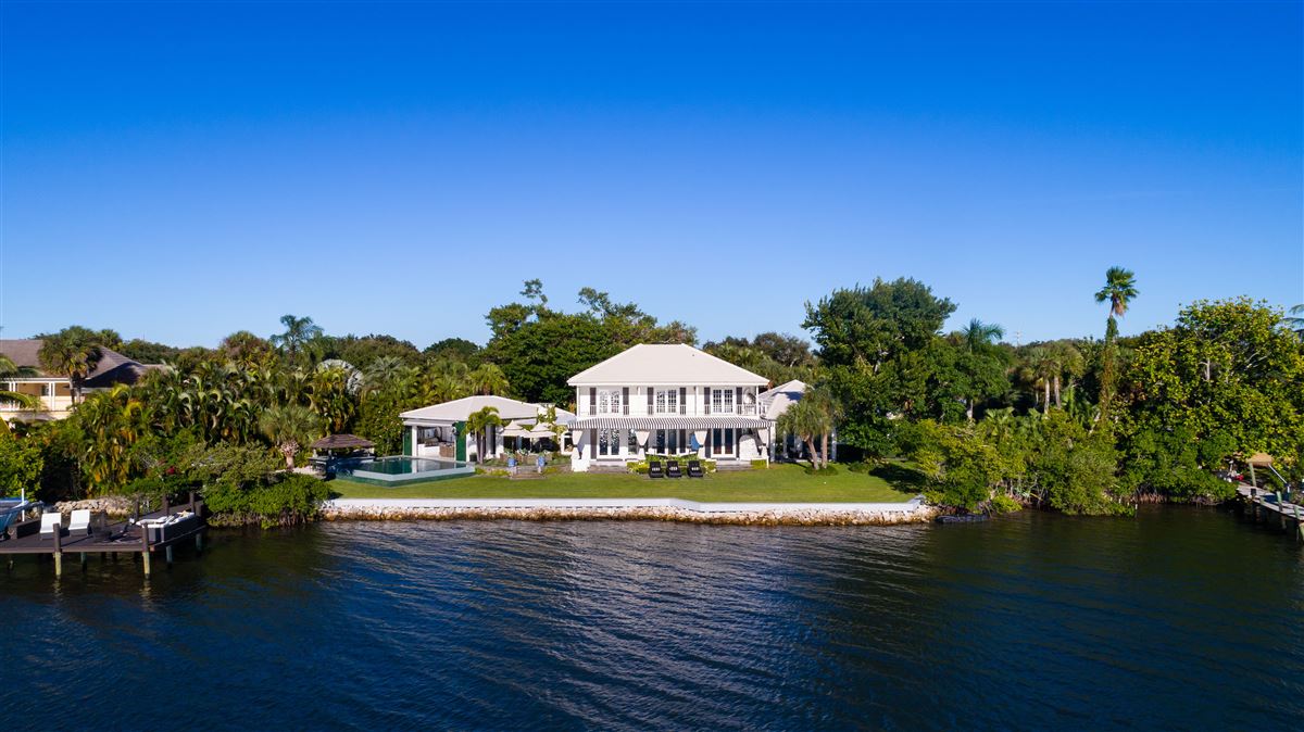 BEAUTIFULLY REMODELED RIVERFRONT FAMILY COMPOUND | Florida Luxury Homes ...