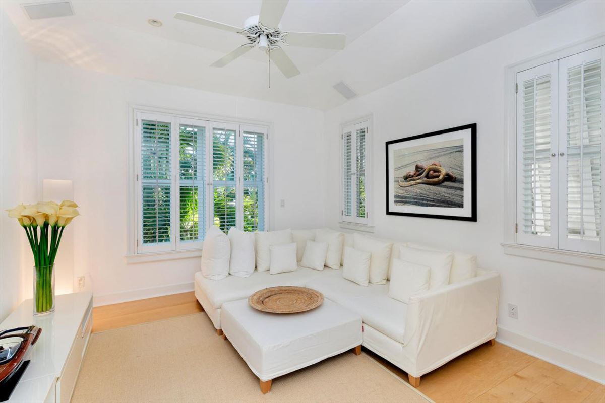 CUSTOM BUILT BERMUDA STYLE INTRACOASTAL HOME | Florida Luxury Homes ...