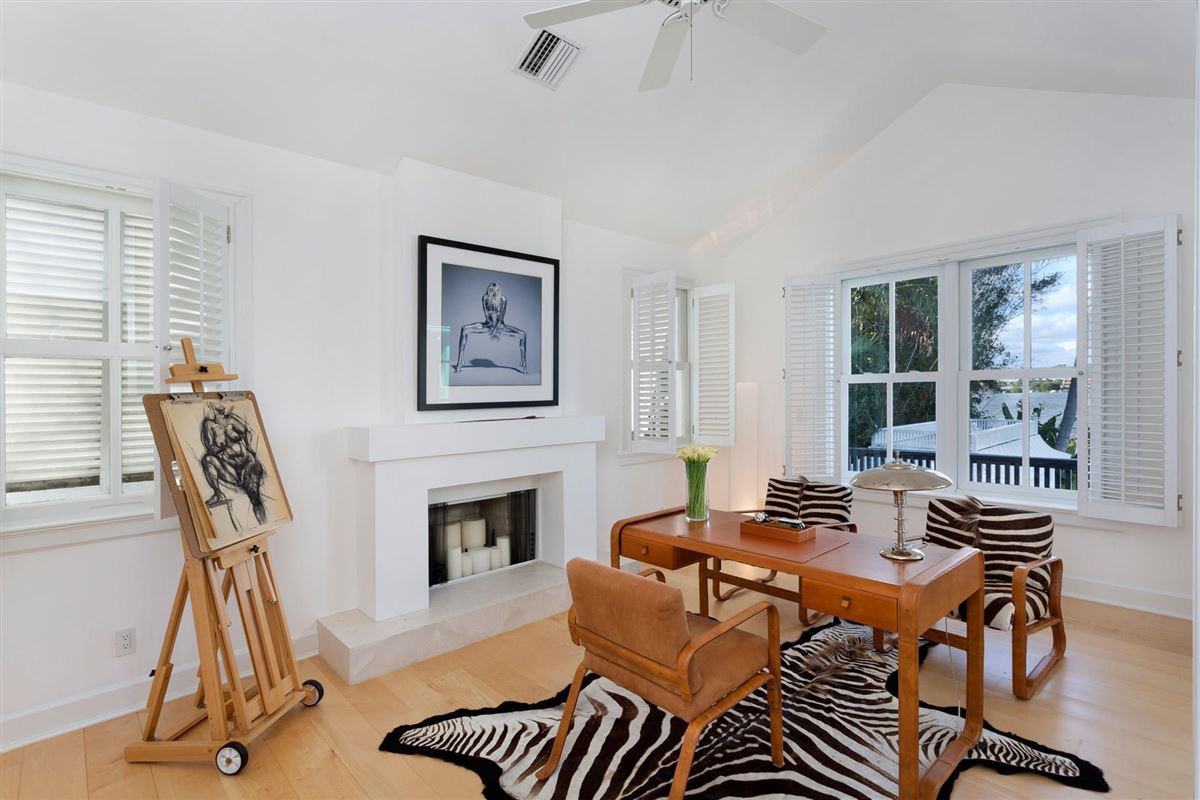 CUSTOM BUILT BERMUDA STYLE INTRACOASTAL HOME | Florida Luxury Homes ...