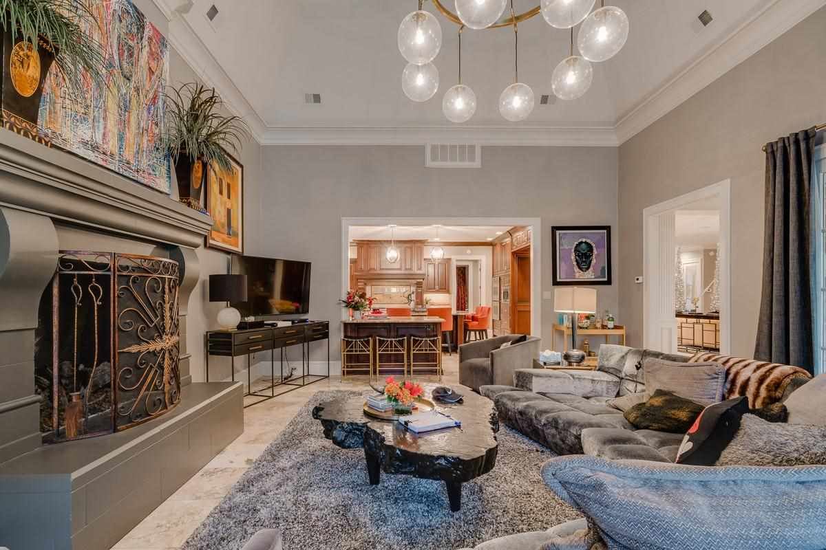 Homes In Memphis With A Guest House For Sale | semashow.com