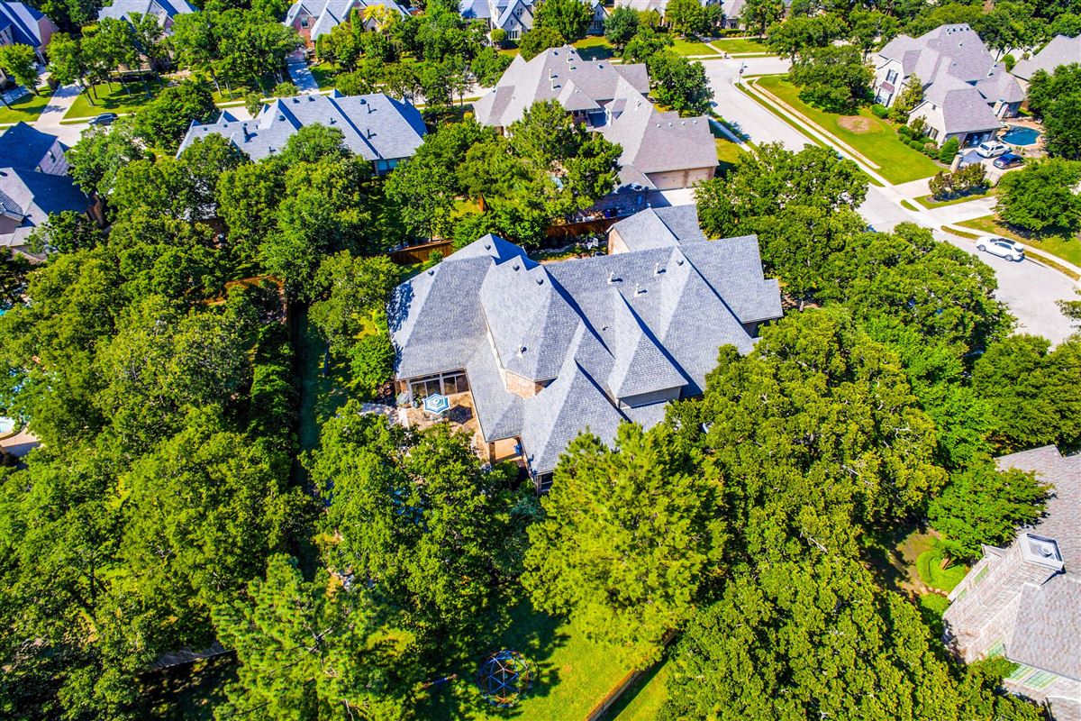 STUNNING PROPERTY WITH MATURE TREES | Texas Luxury Homes | Mansions For ...