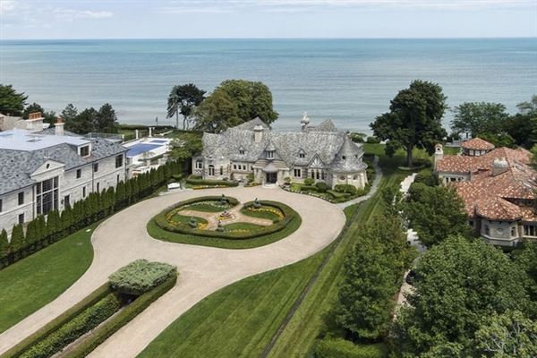 LAKEFRONT LIVING AT ITS FINEST IN WINNETKA | Illinois Luxury Homes ...