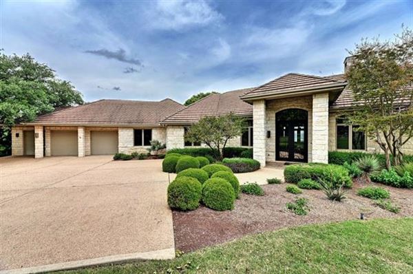 SINGLE-STORY TEXAS RUSTIC HOME | Texas Luxury Homes | Mansions For Sale ...