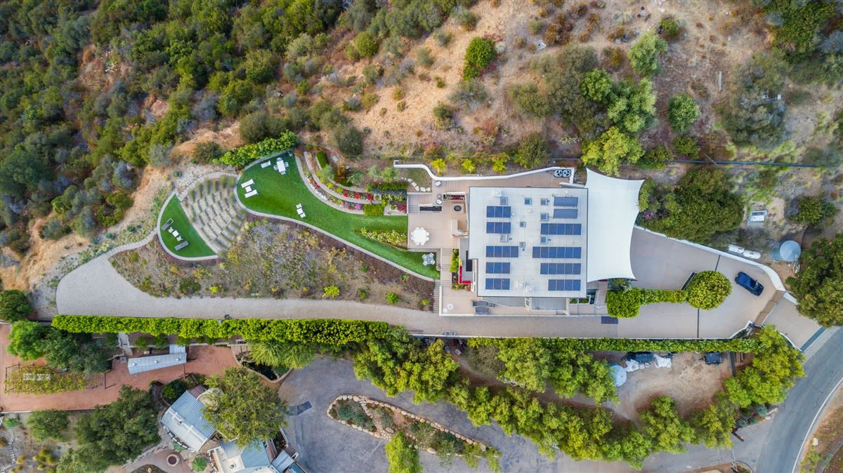 EXQUISITE CUSTOM ARCHITECTURAL GATED COMPOUND | California Luxury Homes ...