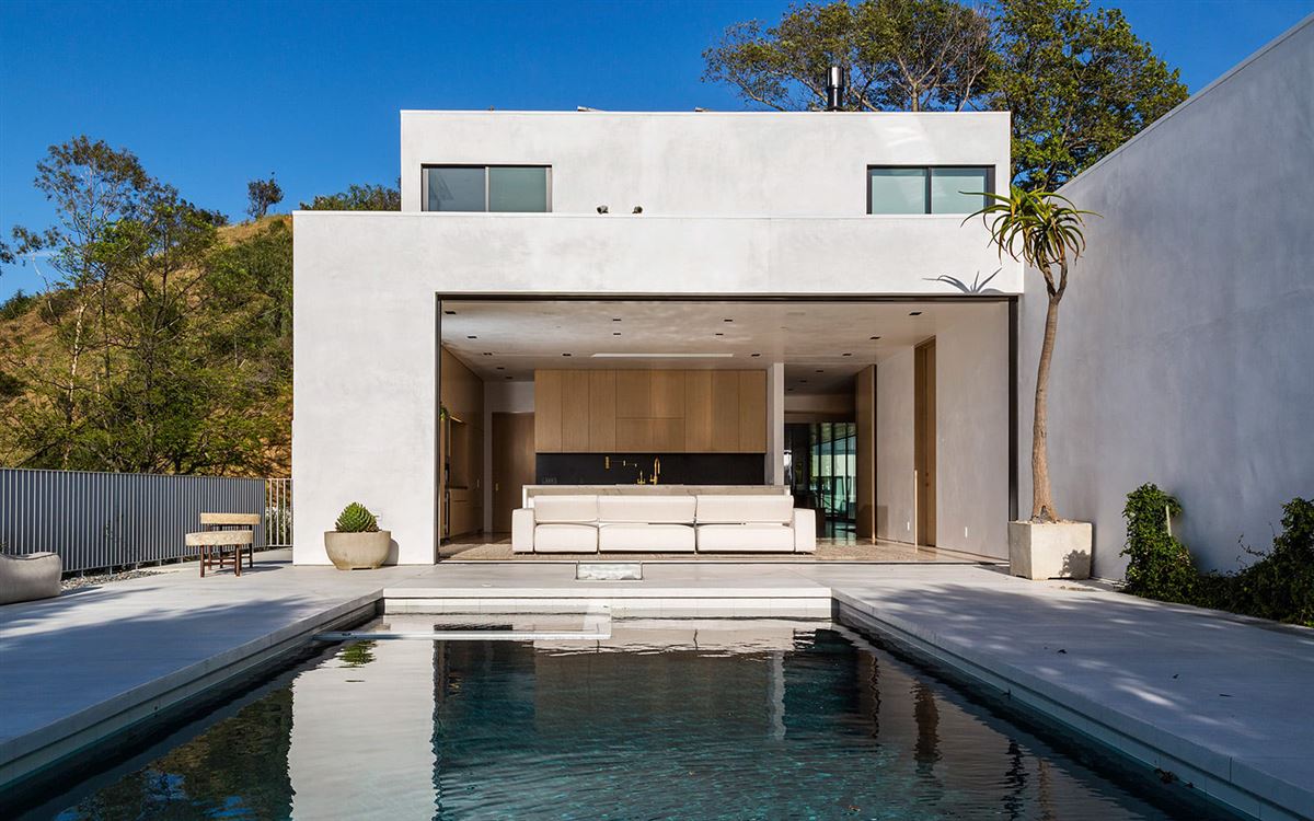 GATED INCREDIBLE MODERN COMPOUND | California Luxury Homes | Mansions ...