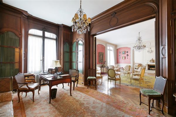 1930 PARIS APARTMENT WITH IMMACULATE DETAIL | France Luxury Homes ...