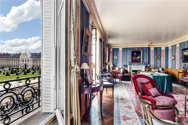RARE ADDRESS AND VIEW IN PARIS | France Luxury Homes | Mansions For ...