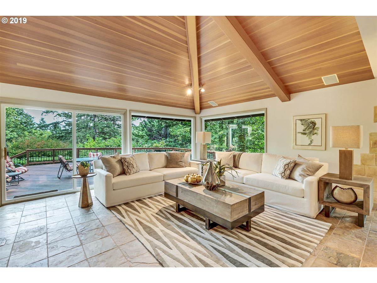 ARCHITECT DESIGNED SPACIOUS HOME | Oregon Luxury Homes | Mansions For ...